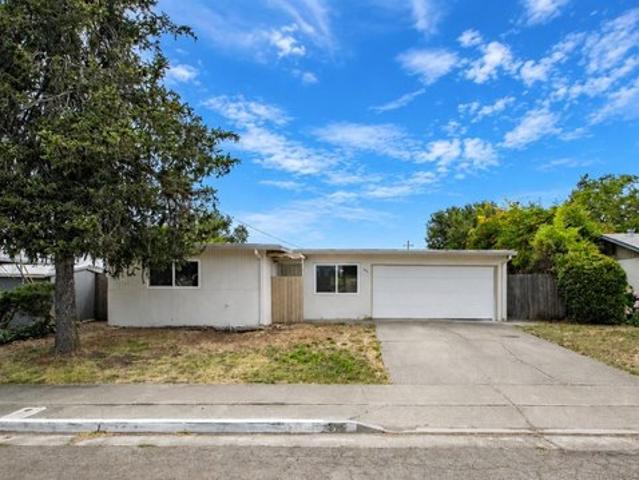 816 Warren Ln, Santa Rosa, CA 95401
