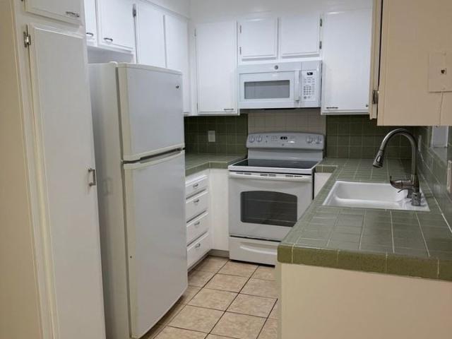 816 Westmount Drive LP 2 Bedroom Apartment for Rent at 816 Westmount Dr, West Hollywood, CA 90069 West Hollywood