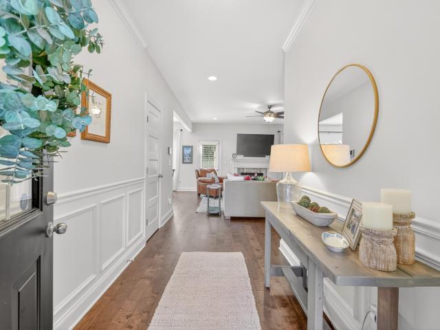 816 Tanager Pl