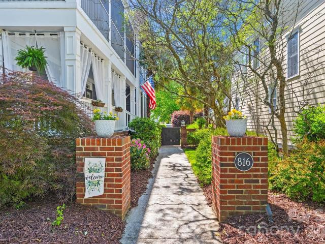 816 Victorian Way