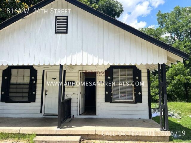 816A W. 24th Street | 2 Bedrooms | 1 Bedroom *1/2 Off First Month's Rent Special!