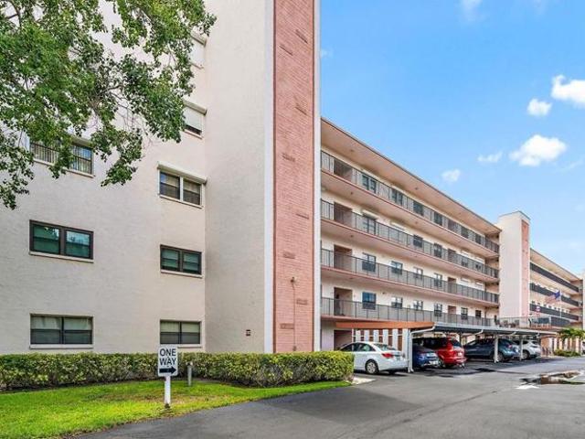 8174 Terrace Garden Dr N #205, Saint Petersburg, FL 33709