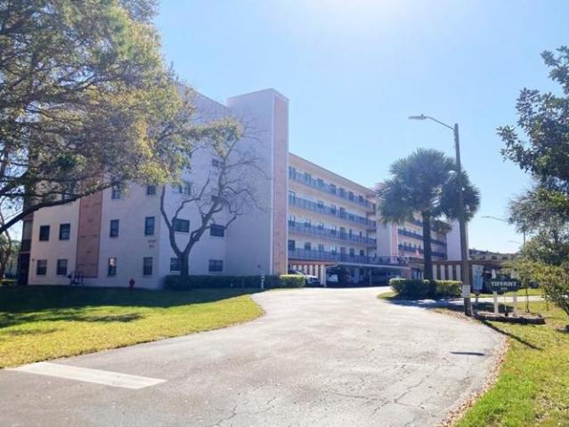 8174 Terrace Garden Dr N #301, Saint Petersburg, FL 33709