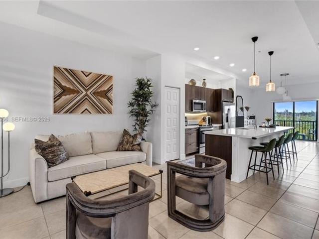 8175 NW 104th Ave Apt 32, Doral, FL 33178
