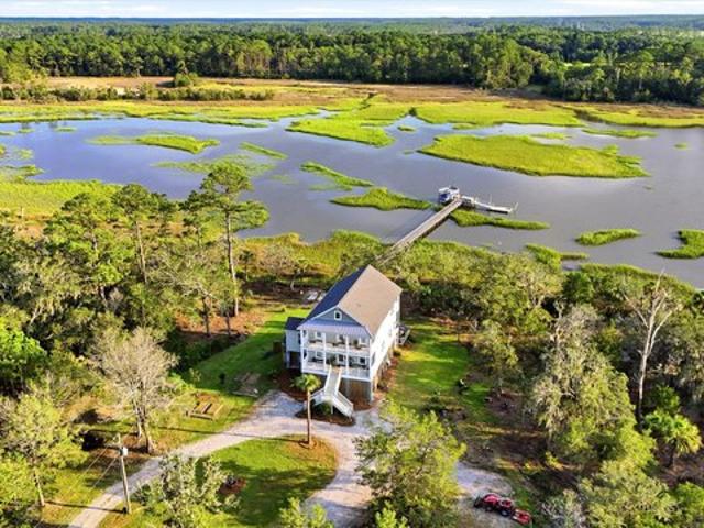 8176 Rosa Scott Rd, Edisto Island, SC 29438