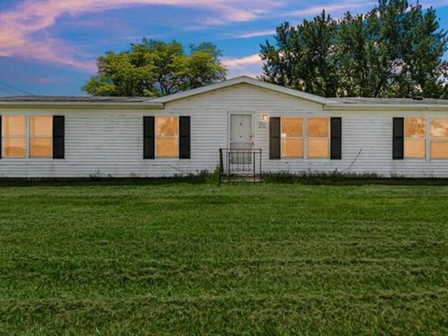 8176 W Pahs Rd, Michigan City, IN 46360