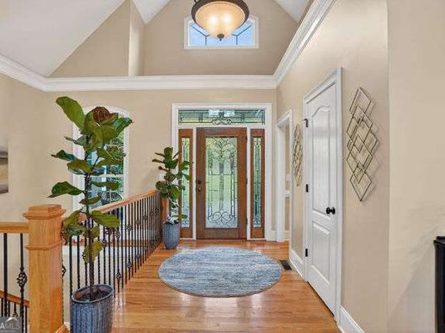 8179 Pineview Court