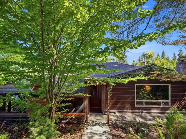 8170 Park Ave, Forestville, CA 95436
