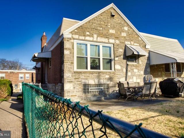 8171 Lister St, Philadelphia, PA 19152