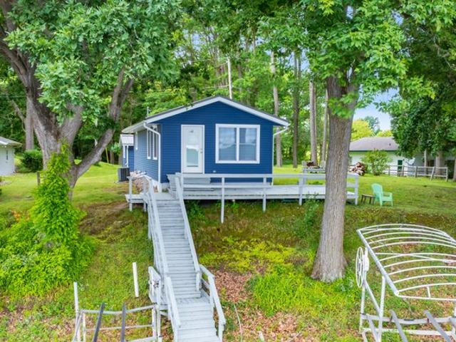 81735 Laguna Beach Park Rd, Lawton, MI 49065