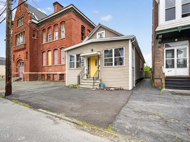 817 24th St, Watervliet, NY 12189