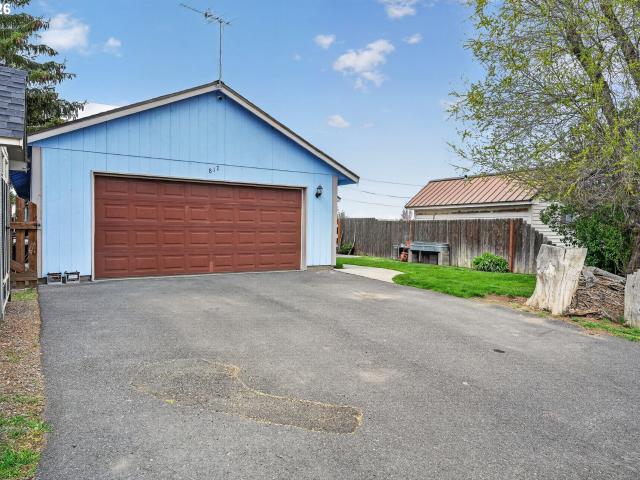 817 2ND AVE