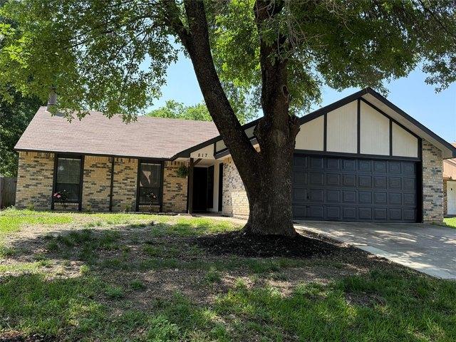 817 Camino Ct, Grand Prairie, TX 75052