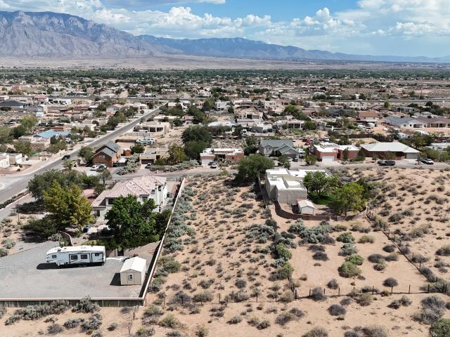817 Chihuahua Road NE