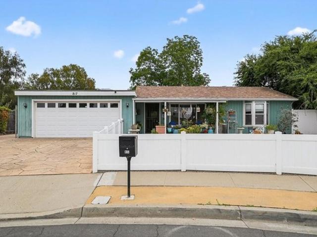 817 Avenida Taxco, Vista, CA 92084