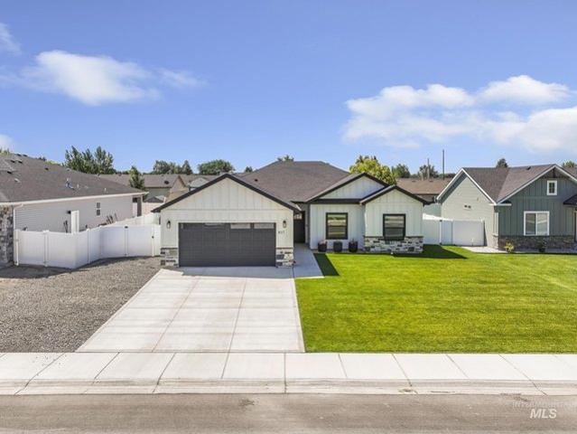 817 E 23rd Ave, Jerome, ID 83338