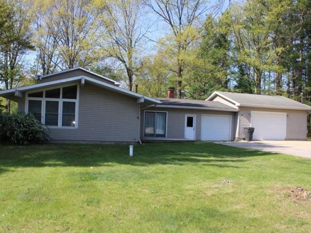 817 E Dresden St, Kalkaska, MI 49646