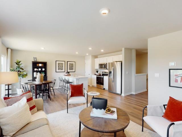 817 Fireside Drive NW