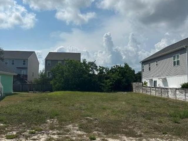 817 Kenneth Ave, Carolina Beach, NC 28428