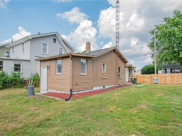 817 Halter Court NW