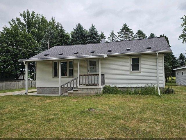 817 High St, Wild Rose, WI 54984