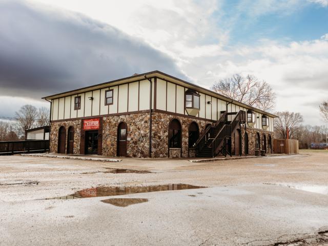 817 Interstate Dr, Manchester, TN 37355 | MLS #2624 | Compass