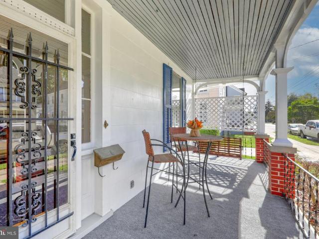 817 Locust Street