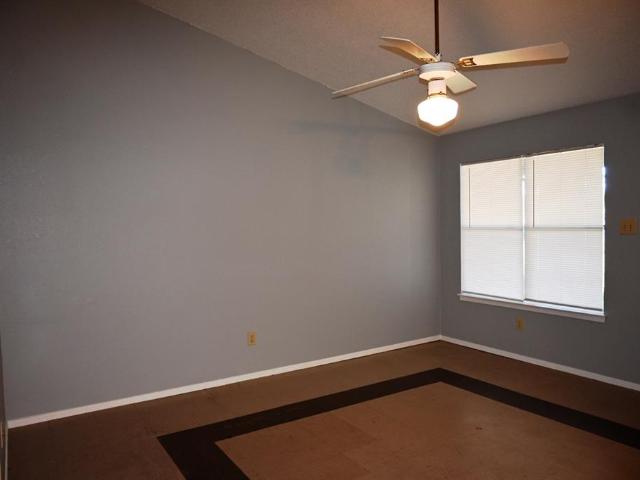 817 Lexington Rd, Elgin, TX 78621 | MLS #1216