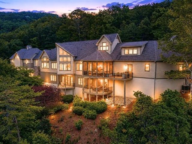 817 Mountain Summit Rd, Travelers Rest, SC 29690