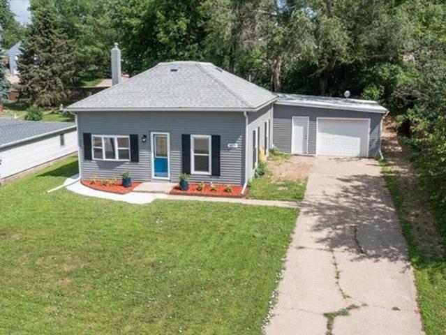 817 Maple St, Missouri Valley, IA 51555