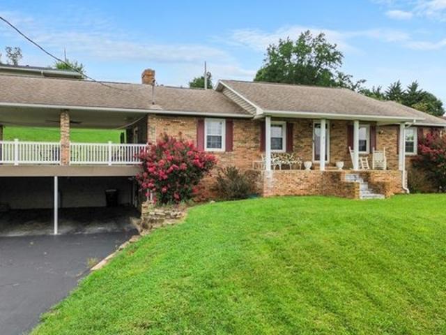 817 Midnight Dr, Chilhowie, VA 24319