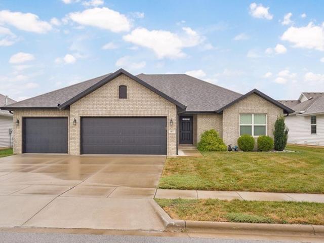 817 S Ridgemont Dr, Nixa, MO 65714