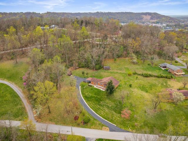 817 Peach Dr