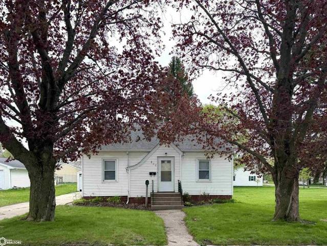 817 Pierce St, Iowa Falls, IA 50126