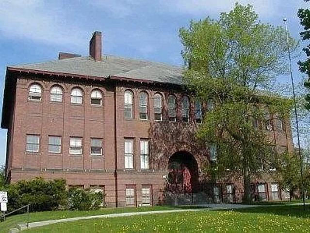 817 Pine St, Burlington, VT 05401