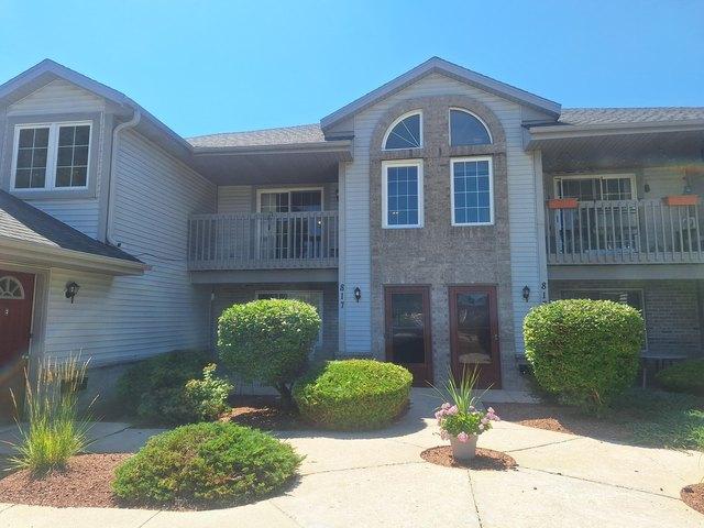 817 Quinlan Dr Unit E, Pewaukee, WI 53072