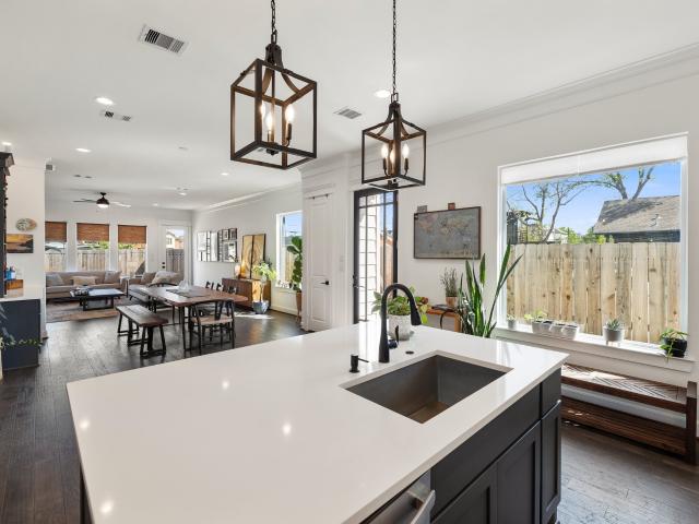 817 W 19th Street