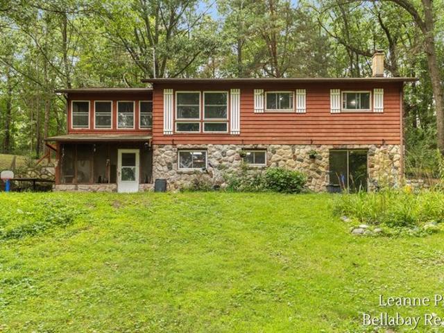 817 W Kirby Rd, Battle Creek, MI 49017