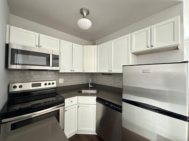 817 W Lakeside Place # 409