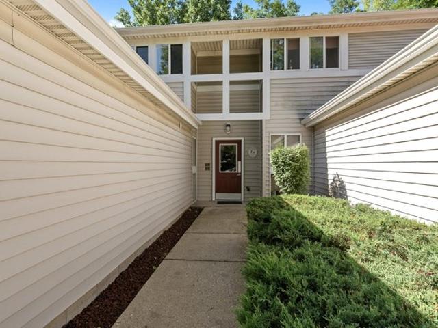 817 W Puetz Rd, Oak Creek, WI 53154