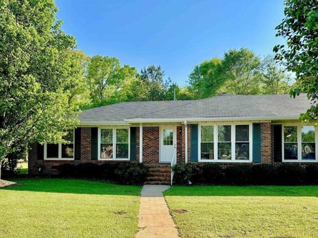 817 Taylor Cir, Sylacauga, AL 35150