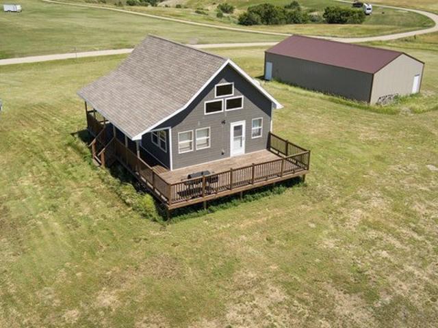 8184 Smelt Ln SW, Linton, ND 58552