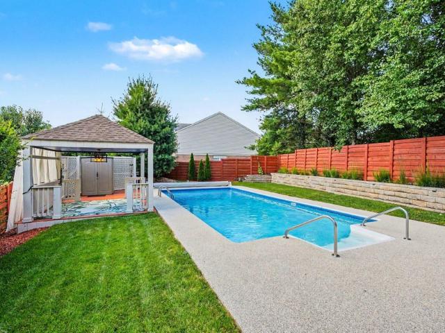 8187 Heatherwood Drive