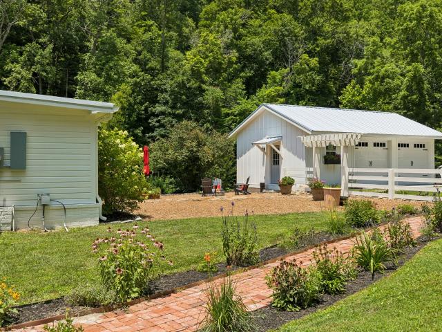 8188 Shoals Branch Rd