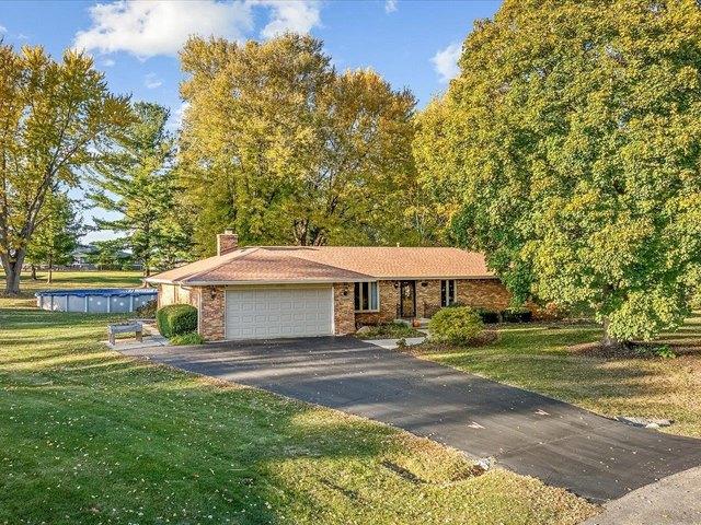 8181 W Hilltop Ct, Winnebago, IL 61088