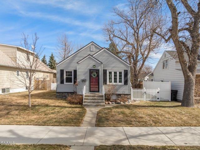 818 1st Ave W, Williston, ND 58801