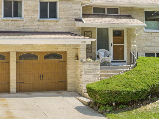 818 Badger E Ln