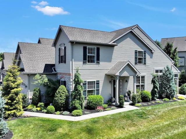 818 Briar Edge Ct, Lebanon, PA 17046
