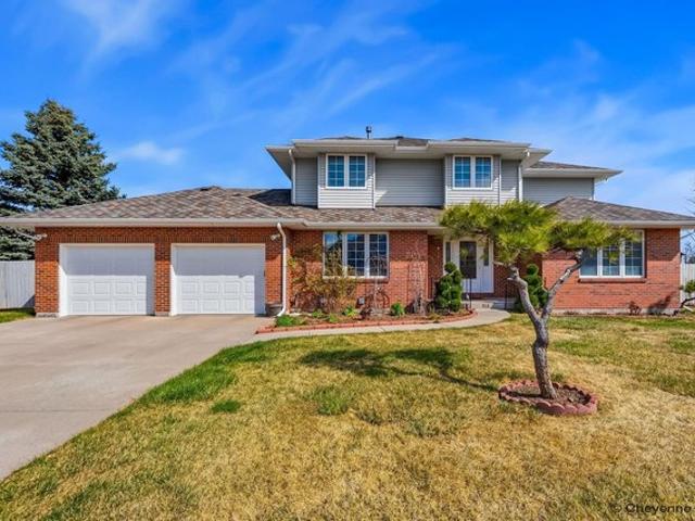 818 Brittany Dr, Cheyenne, WY 82009