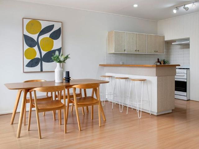 8/18 Glencairn Avenue